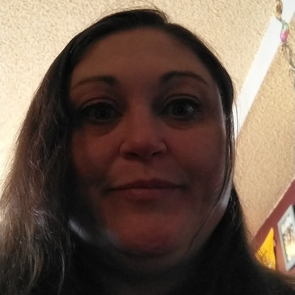 Renelle's Closet (@renelle_fahey) | Poshmark